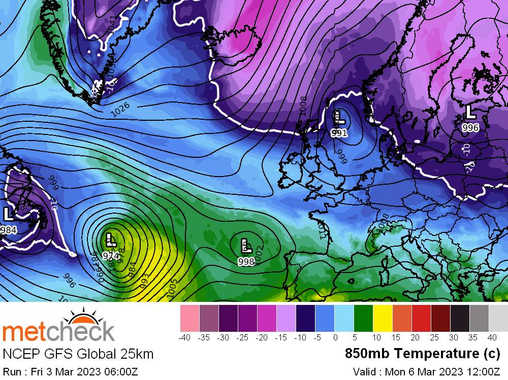 Latest 16 Day Metcheck Weather Forecast for Crawley